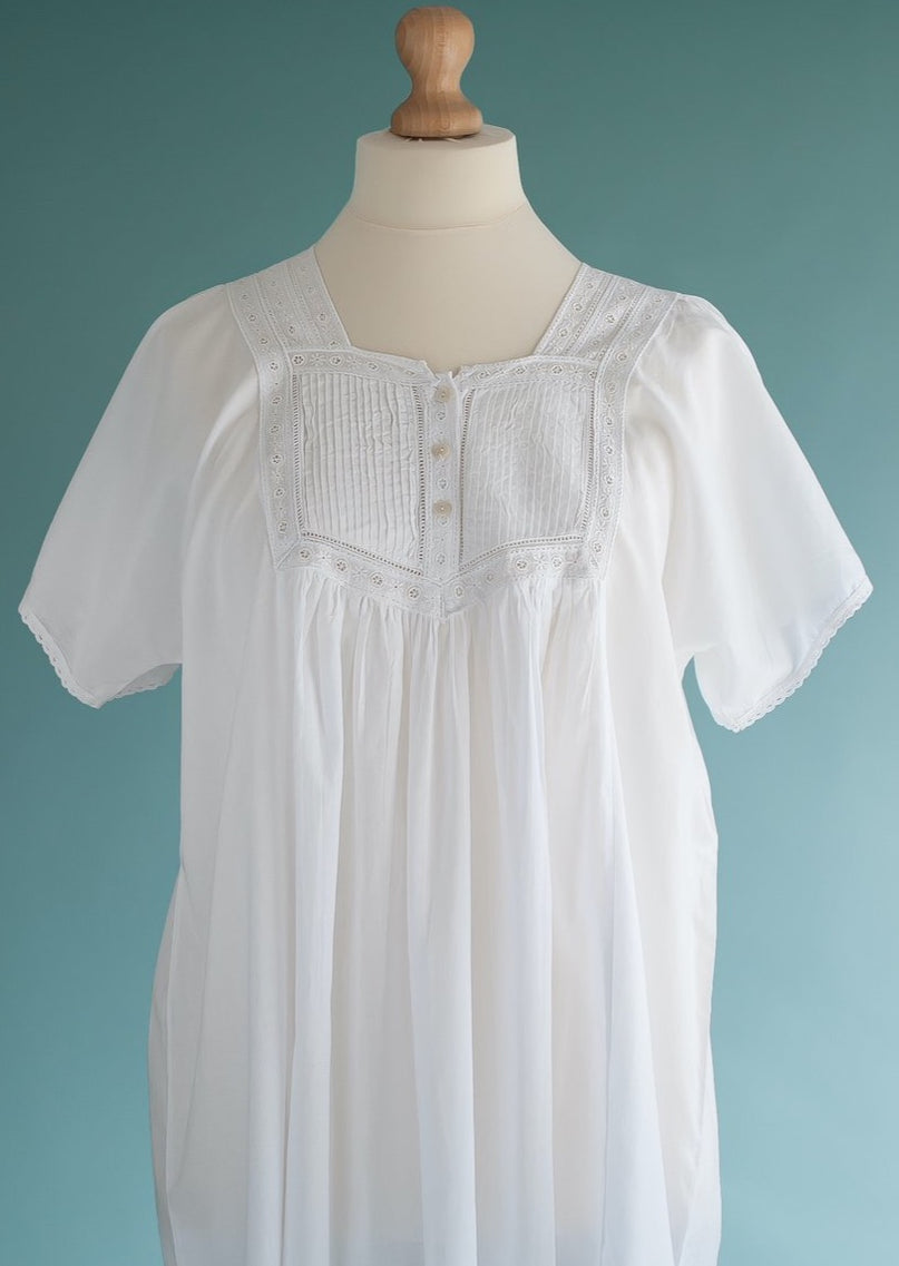 Nicole Nightie Short Sleeved English Rose Linens